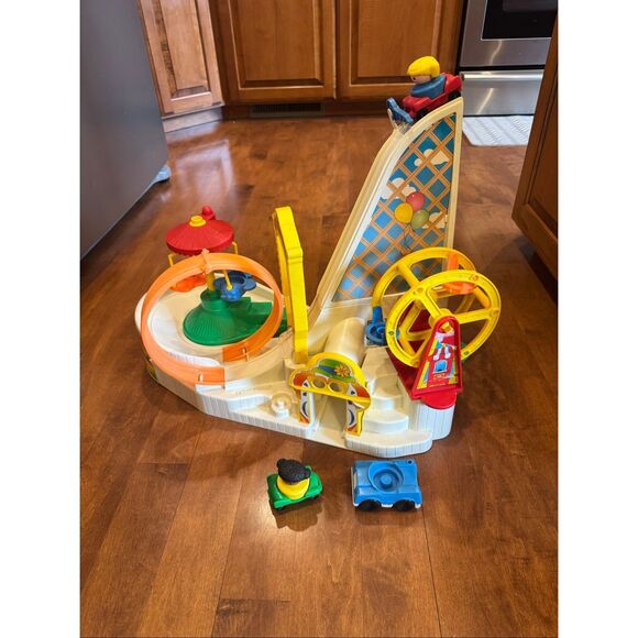 Fisher-Price | Toys | Vintage 993 Fisher Price Little People Fun Park ...